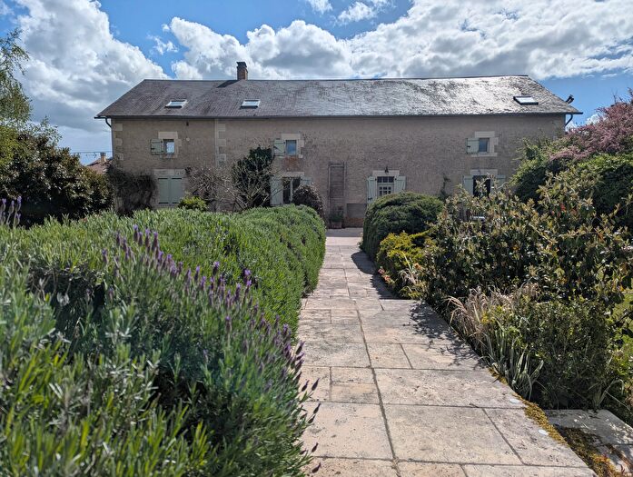 Brigueil-le-Chantre : Maison 10 pièces à vendre
