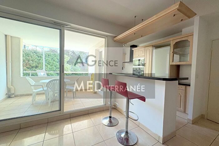 Appartement à vendre - Antibes, Juan-les-Pins, Le Cap - 3 pièces - 2 chambres