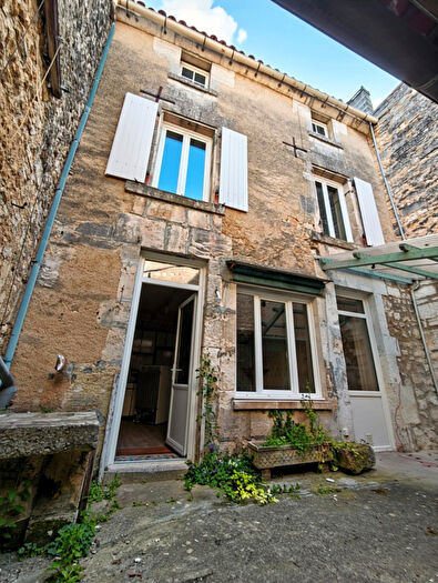 Châteauneuf-sur-Charente - Maison 7 pièces à vendre