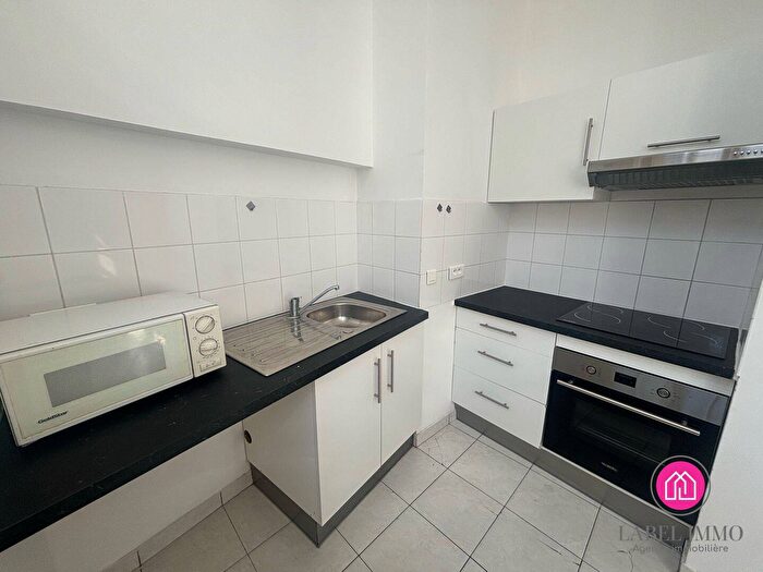 Centre-Neuf Bourg-Quesnoy-Delsaux-Musée-Cannoniers-Gare, Valenciennes - Appartement 3 pièces à louer