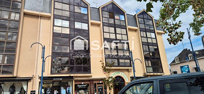 Mayenne, Nord Ouest : Appartement 9 pièces à vendre