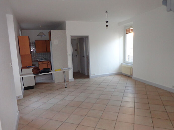 Appartement à louer - Aurillac, Centre-ville - 3 pièces - 2 chambres