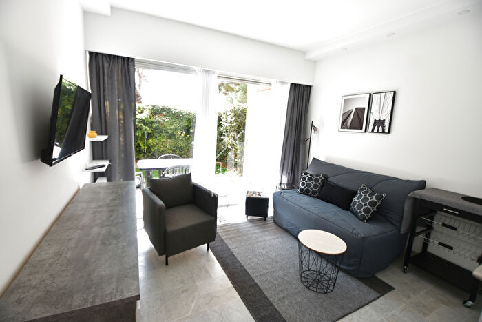 Nice, Sainte-Marguerite : Appartement 1 pièce à louer