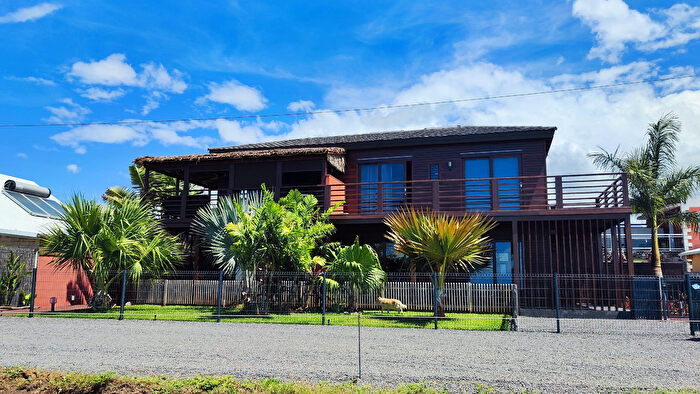 Maison à vendre - Saint-Pierre, Bois dOlive - 6 pièces - 4 chambres