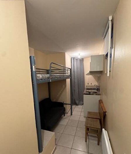 Appartement à louer - Mairie, Sainte-Geneviève-des-Bois - 1 pièce