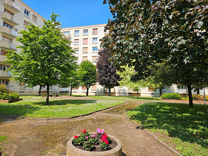 Houilles, La Main de Fer : Appartement 4 pièces à vendre