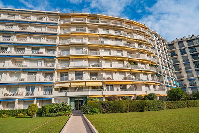 Appartement à vendre - Cannes, Pointe Croisette - 5 pièces - 2 chambres