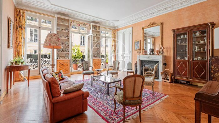 Appartement à vendre - Paris e  - 7 pièces - 5 chambres