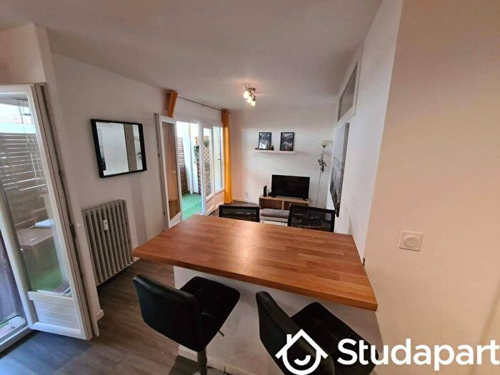 Appartement à louer - Champ de Mars, Toulon - 1 pièce - 3 chambres