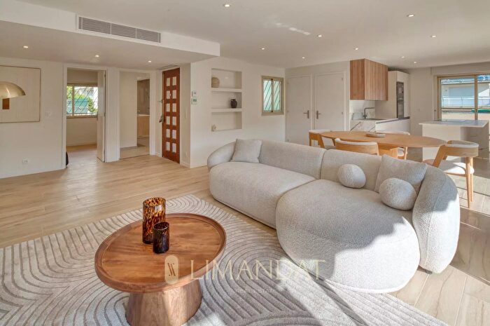 Appartement à vendre - Cannes, Pointe Croisette - 4 pièces - 3 chambres