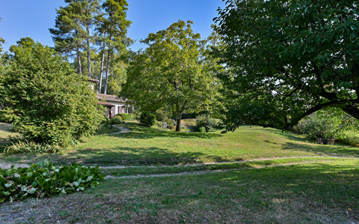 Maison à vendre - Saint-Cyr-au-Mont-dOr - 8 pièces - 6 chambres