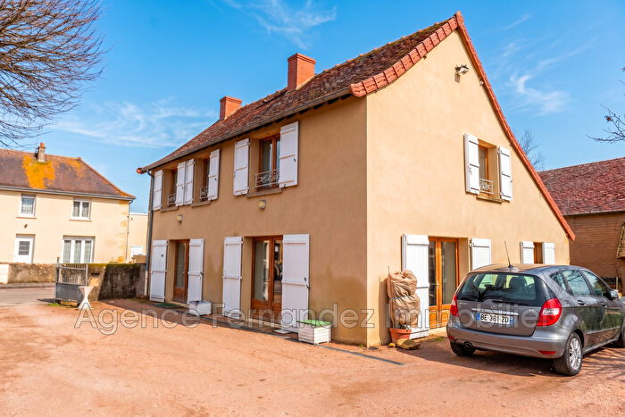 Anzy-le-Duc : Maison 5 pièces à louer