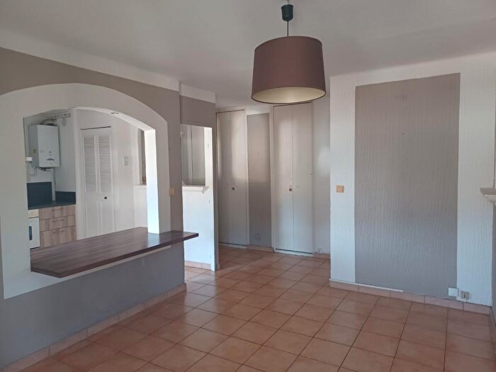 Appartement à louer - Draguignan, Malmont, Les Salles, Folletière - 3 pièces - 2 chambres
