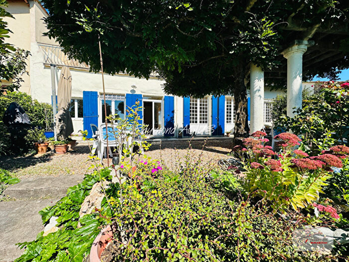 Maison à vendre - Lamothe-Montravel - 11 pièces - 5 chambres