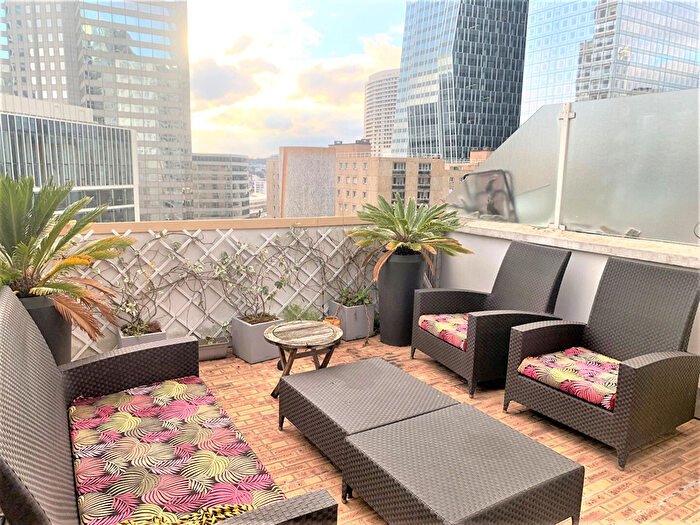 Appartement 5 pièces à Courbevoie, à vendre