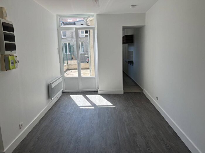 Appartement à louer - Clairmarais-Charles Arnould, Reims - 2 pièces - 1 chambre