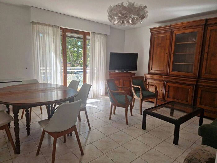 La Gravière-Centre Village, Voisins-le-Bretonneux : Appartement 3 pièces à louer