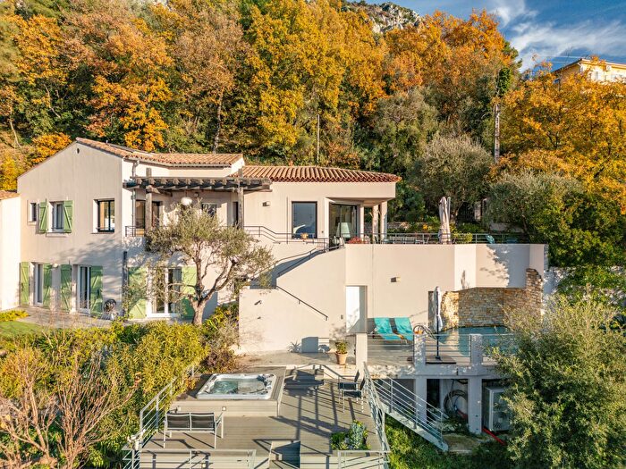 Maison à vendre - Castagniers - 7 pièces - 3 chambres