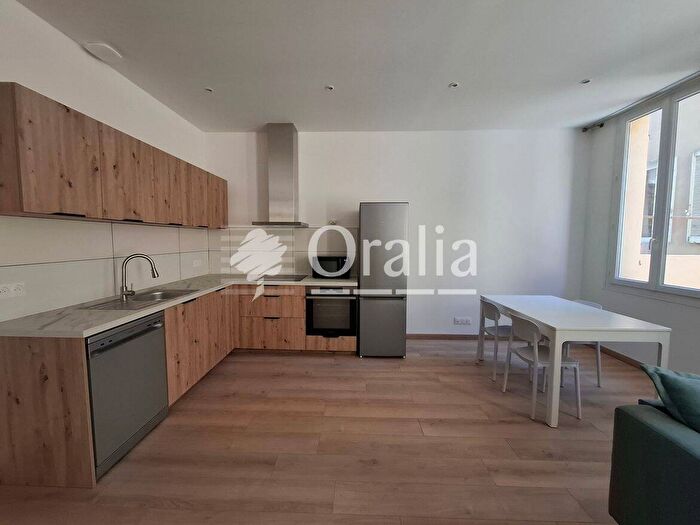 Lodi, Marseille 6ème arrondissement : Appartement 3 pièces à louer