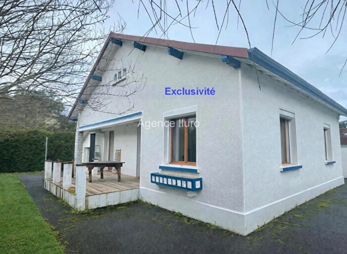 Maison à vendre - Oloron-Sainte-Marie - 4 pièces - 3 chambres