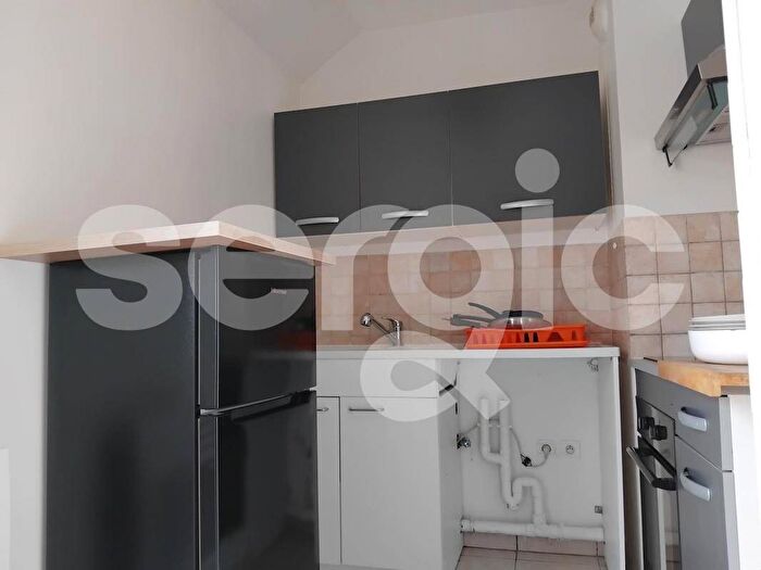 Appartement à louer - Tillet et Est, Bussy-Saint-Georges - 2 pièces - 1 chambre