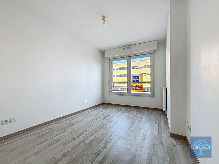 Appartement à vendre - Chilly-Mazarin, Centre-ville - 2 pièces - 1 chambre