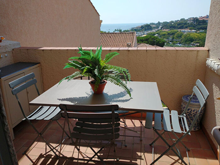 Roquebrune-sur-Argens, Les Terrasses : Appartement 3 pièces à vendre