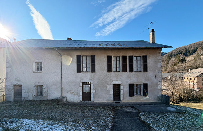 Maison à vendre - Entremont-le-Vieux - 11 pièces - 5 chambres