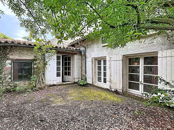 Saint-Antoine-de-Ficalba : Maison 4 pièces à vendre