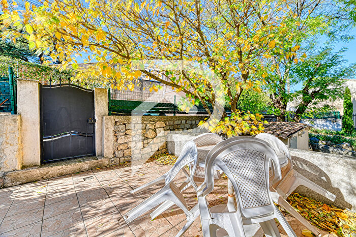 Maison à louer - Nîmes, Terres de Rouvière, LEau Bouillie - 4 pièces - 3 chambres