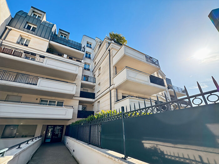 Appartement à vendre - Rosny-sous-Bois, Centre-ville - 4 pièces - 3 chambres