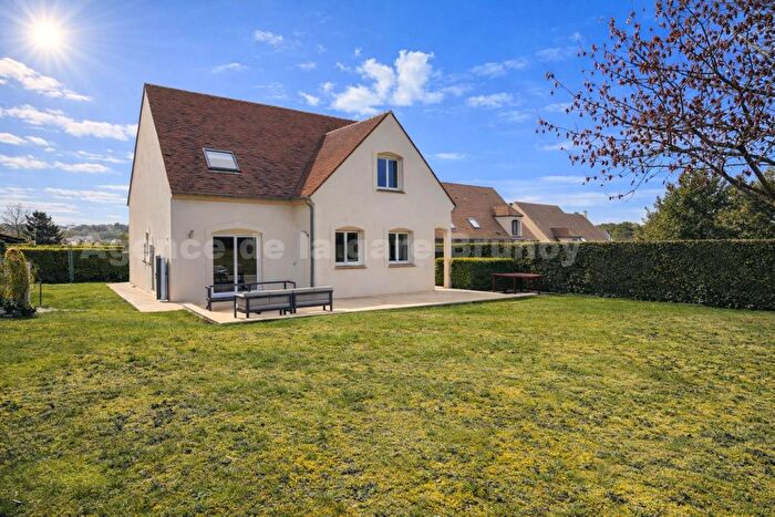 Maison à vendre - Varennes-Jarcy - 7 pièces - 5 chambres