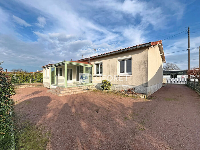 Maison à vendre - Sainte-Radegonde - 5 pièces - 3 chambres