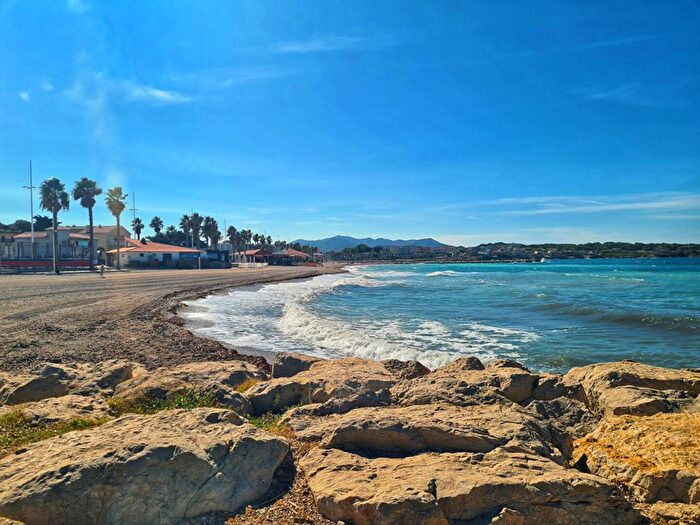 Maison à vendre - Six-Fours-les-Plages, Les Lones, Bucarin, Fort, Les Playes - 4 pièces - 3 chambres
