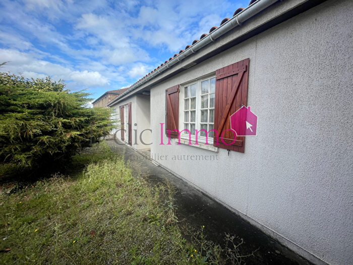 Maison à vendre - La Roche-sur-Yon, Pyramides, Jean-Yole - 5 pièces - 4 chambres