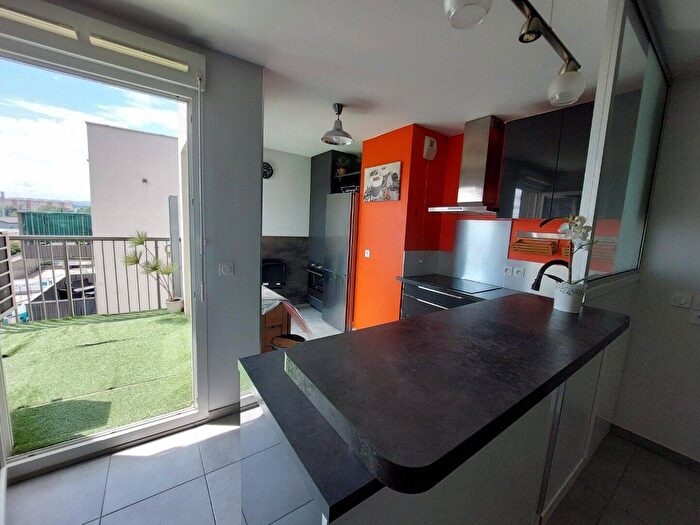 Saint Jean, Villeurbanne : Appartement 3 pièces à louer