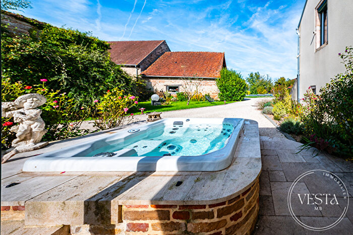 Maison à vendre - Argilly - 10 pièces - 5 chambres