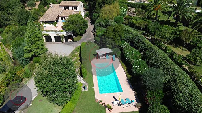 Maison à vendre - Les Adrets-de-lEstérel - 6 pièces - 4 chambres