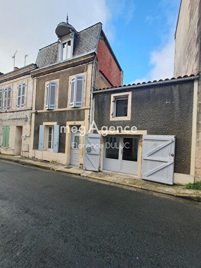 Maison à vendre - Saint-Jean-dAngély - 5 pièces - 3 chambres