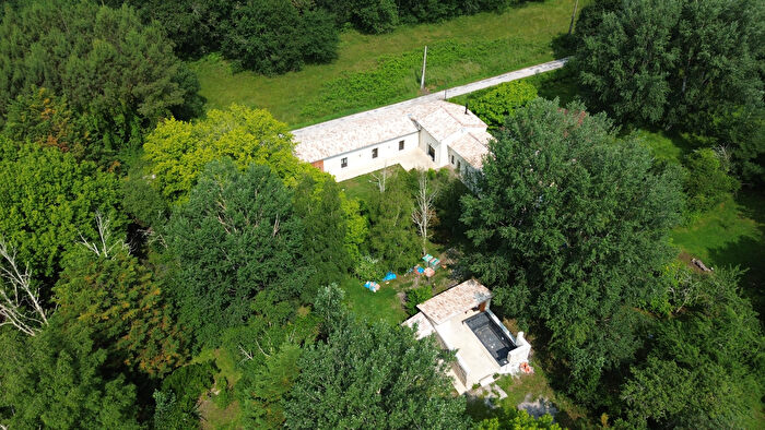 Maison à vendre - Gaillan-en-Médoc - 7 pièces - 5 chambres