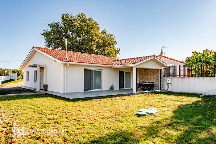 Maison à vendre - Saint-Seurin-de-Cursac - 4 pièces - 3 chambres