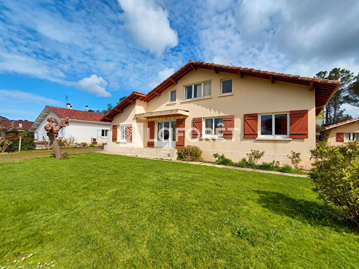 Maison à vendre - Saint-Julien-en-Born - 6 pièces - 5 chambres