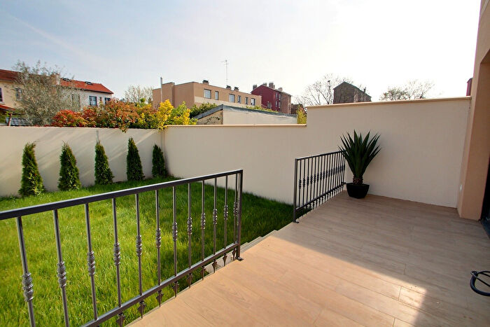 Maison à vendre - Nanterre, Chemin de lîle - 6 pièces - 5 chambres