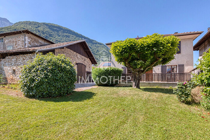 Saint-Vincent-de-Mercuze - Maison 5 pièces à vendre