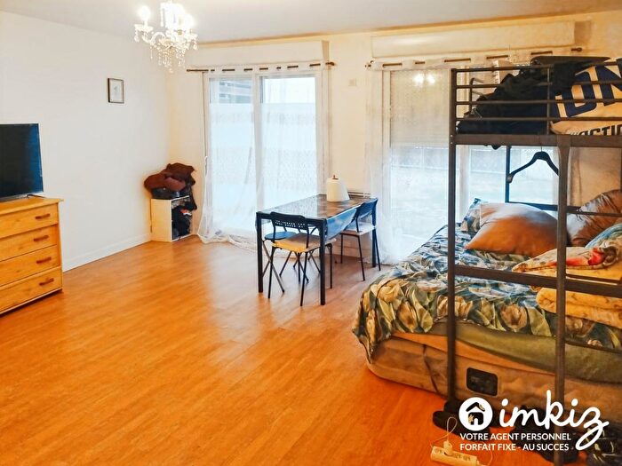 Appartement à vendre - Chanteloup-les-Vignes - 1 pièce