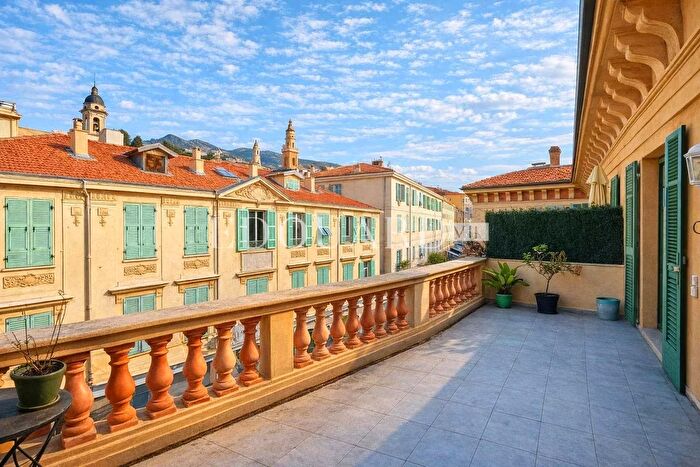 Appartement à vendre - Menton, Hôtel de Ville, Vieille Ville, Musée, Madone, Carnolès - 4 pièces - 3 chambres