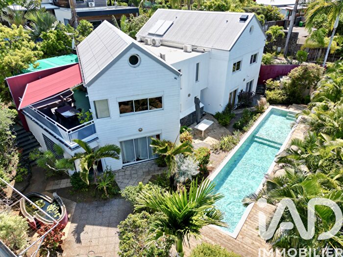 Maison à vendre - Saint-Pierre, Terre Sainte, Université - 6 pièces - 4 chambres