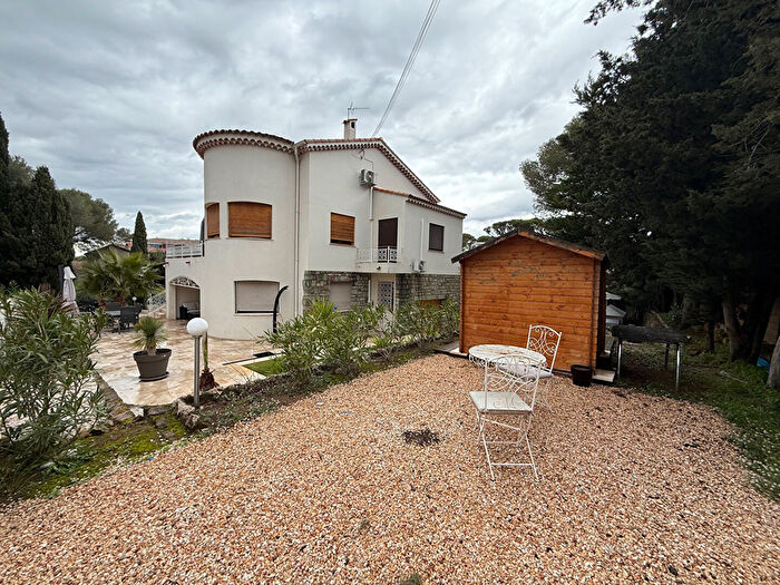 Appartement à louer - Saint-Raphaël, Les Arênes - 3 pièces - 2 chambres