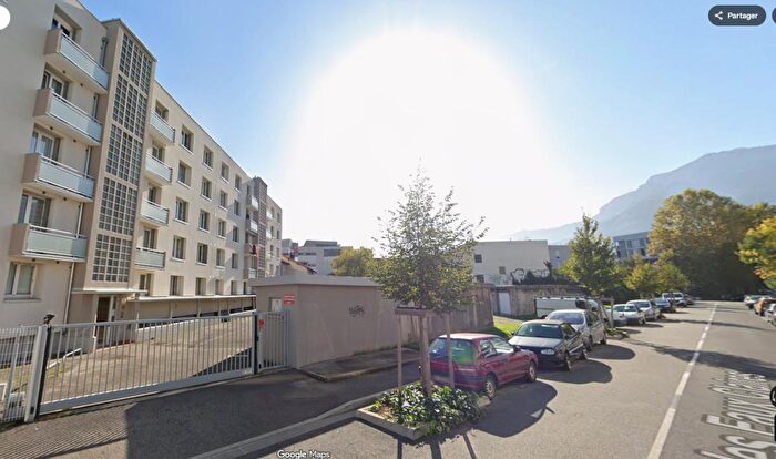 Appartement 2 pièces à louer - Grenoble, Eaux-Claires, Mistral