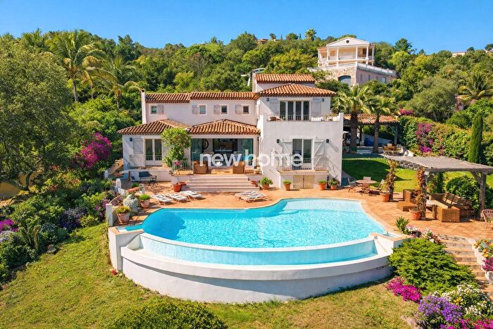 Maison à vendre - Les Adrets-de-lEstérel - 6 pièces - 5 chambres